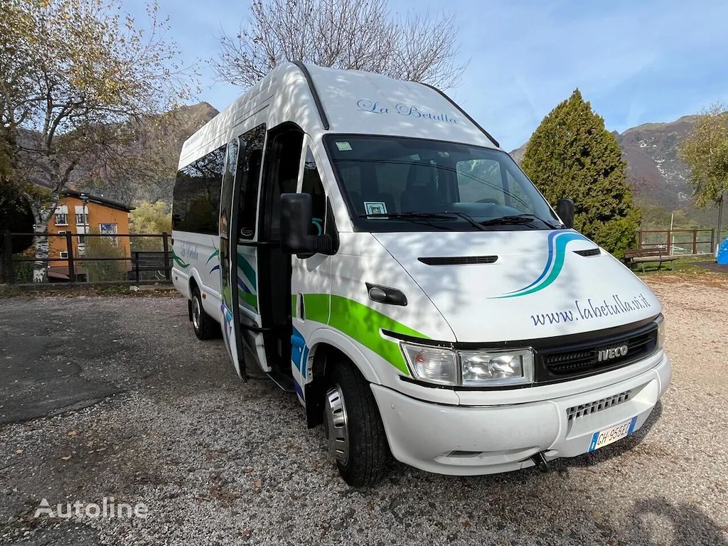 Prodaje se IVECO Daily prigradski autobus na aukciji