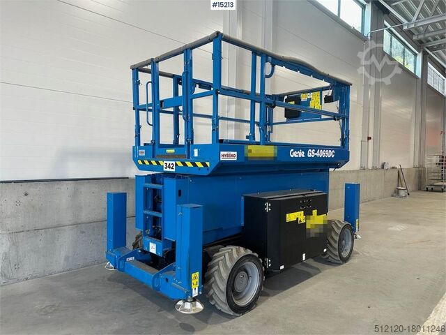 Platforma za podizanje
Genie GS4069 DC Scissor Lift. 50 hours!