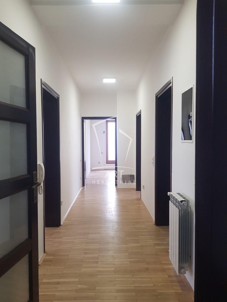 Lekino brdo, Mijačka, mereno 120m2 ID#9540 1.200 €