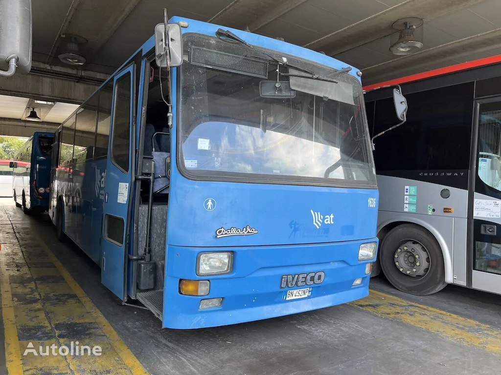 Prodaje se IVECO Dalla Via prigradski autobus na aukciji