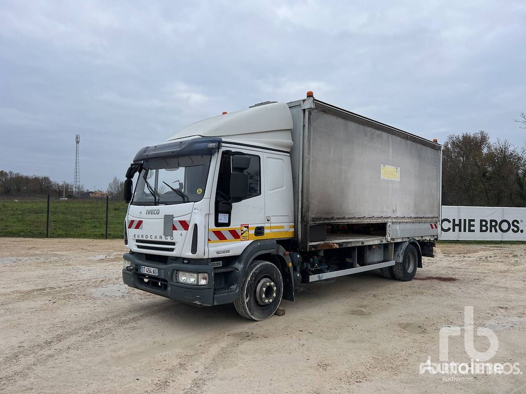 Prodaje se IVECO EUROCARGO 160E2 4x2 Camion A Rideau Coulissant kamion s ceradom na aukciji