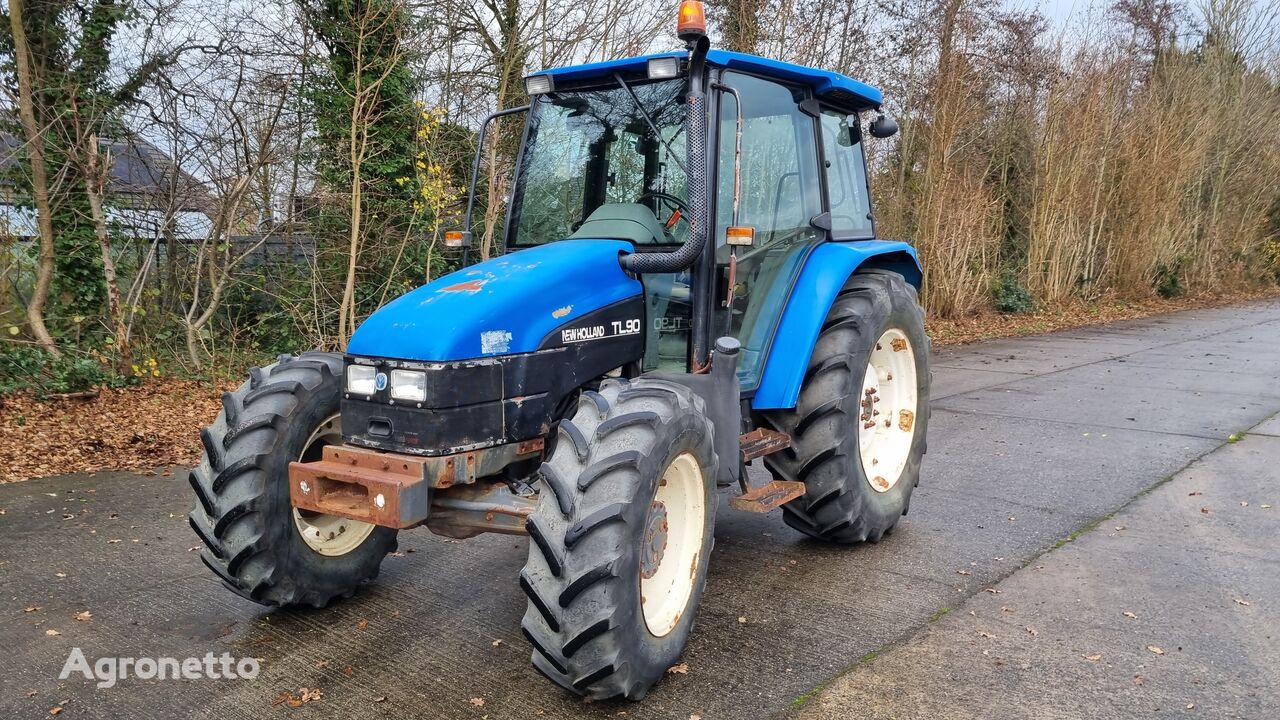 New Holland TL90 traktor točkaš