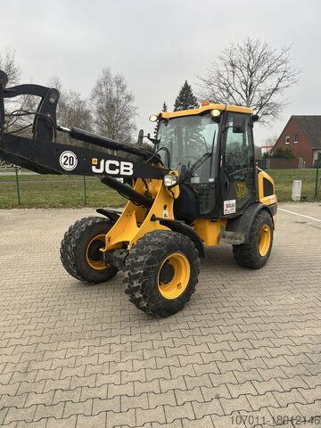 Utovarivač točkova
JCB 406