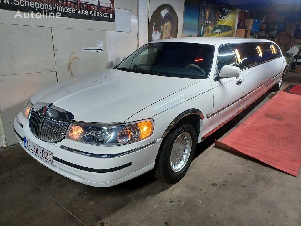 Prodaje se Lincoln CONTINENTAL DA BRYAN COACH BUILDERS limuzinu na aukciji