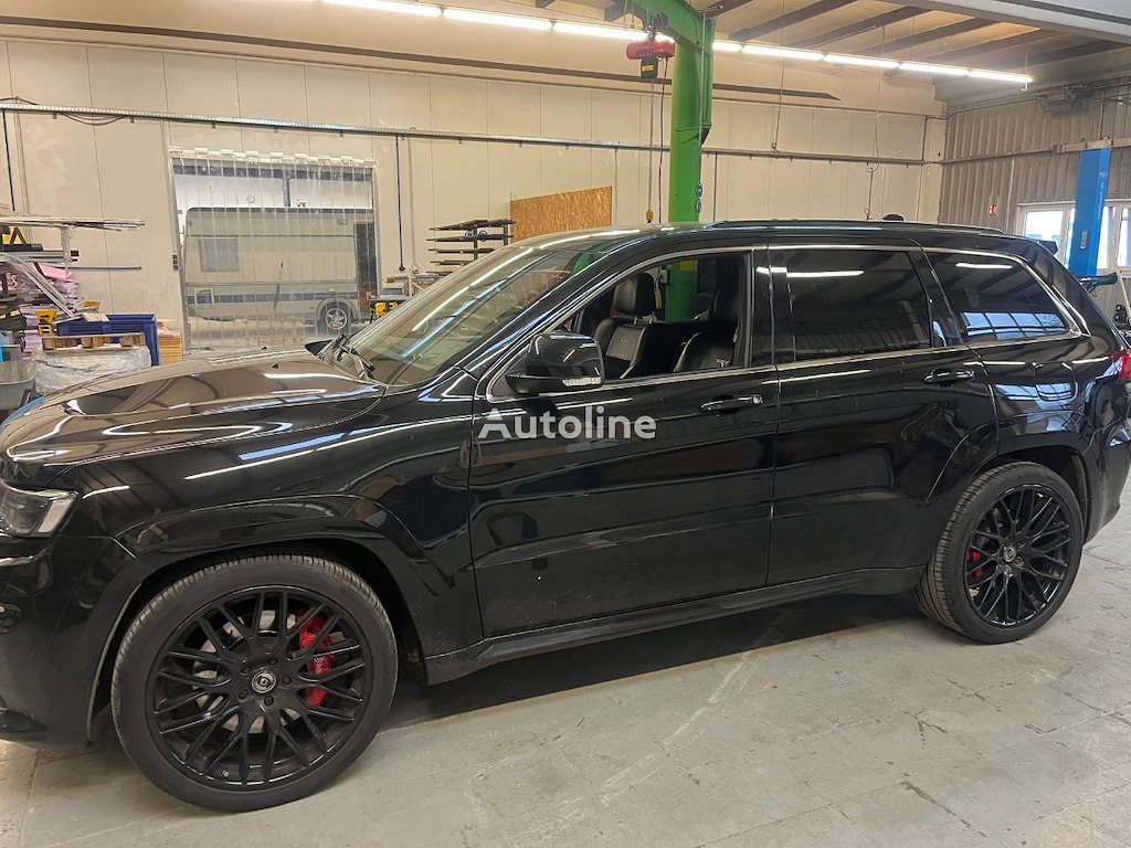 Prodaje se Jeep Grand Cherokee SRT terenac na aukciji