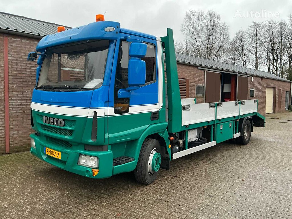 Prodaje se IVECO ML80E18 kamion s ravnom platformom na aukciji