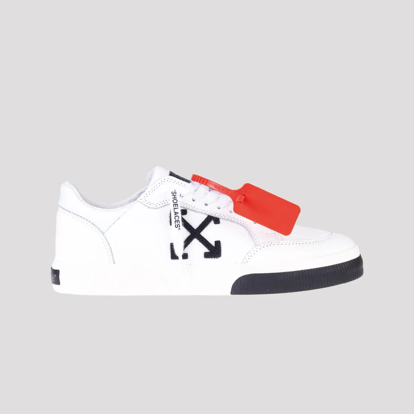 Off-white patike