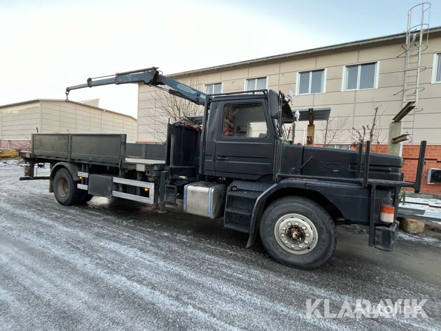 Prodaje se Scania T93HL 4X2 kamion s ravnom platformom na aukciji