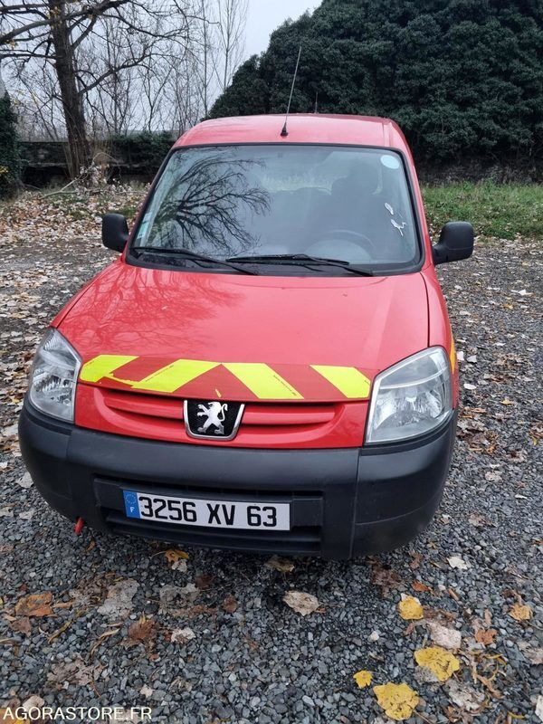 Prodaje se Peugeot PARTNER minivan na aukciji