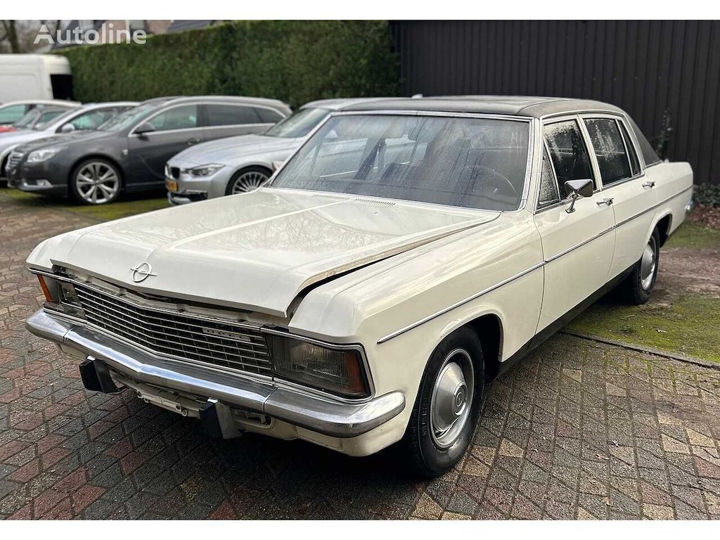 Prodaje se Opel Admiral sedan na aukciji