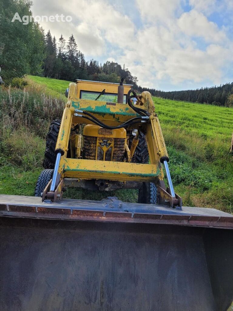 Prodaje se Massey Ferguson 65 traktor točkaš na aukciji