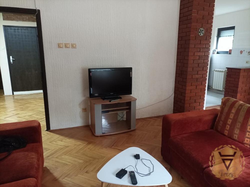 Četvorosoban stan za izdavanje, 100m2, 900€