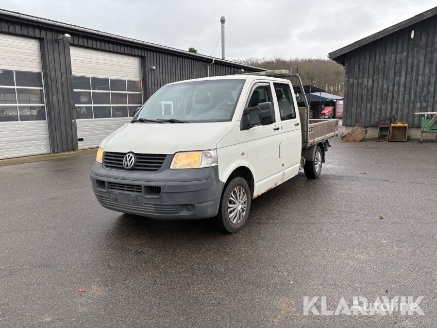 Prodaje se Volkswagen Transporter kamion s ravnom platformom < 3.5t na aukciji