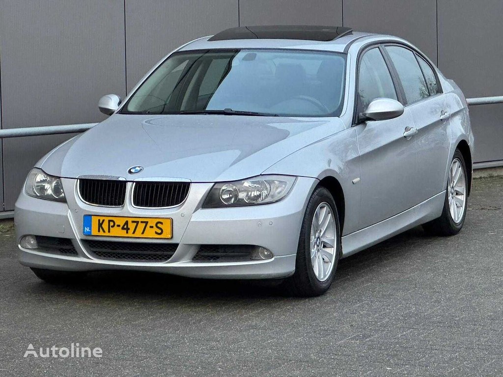 Prodaje se BMW 3-serie sedan na aukciji