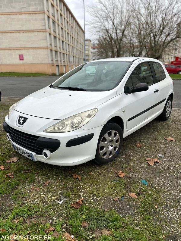 Prodaje se Peugeot 307 hečbek na aukciji