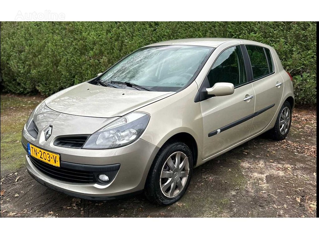 Prodaje se Renault Clio hečbek na aukciji