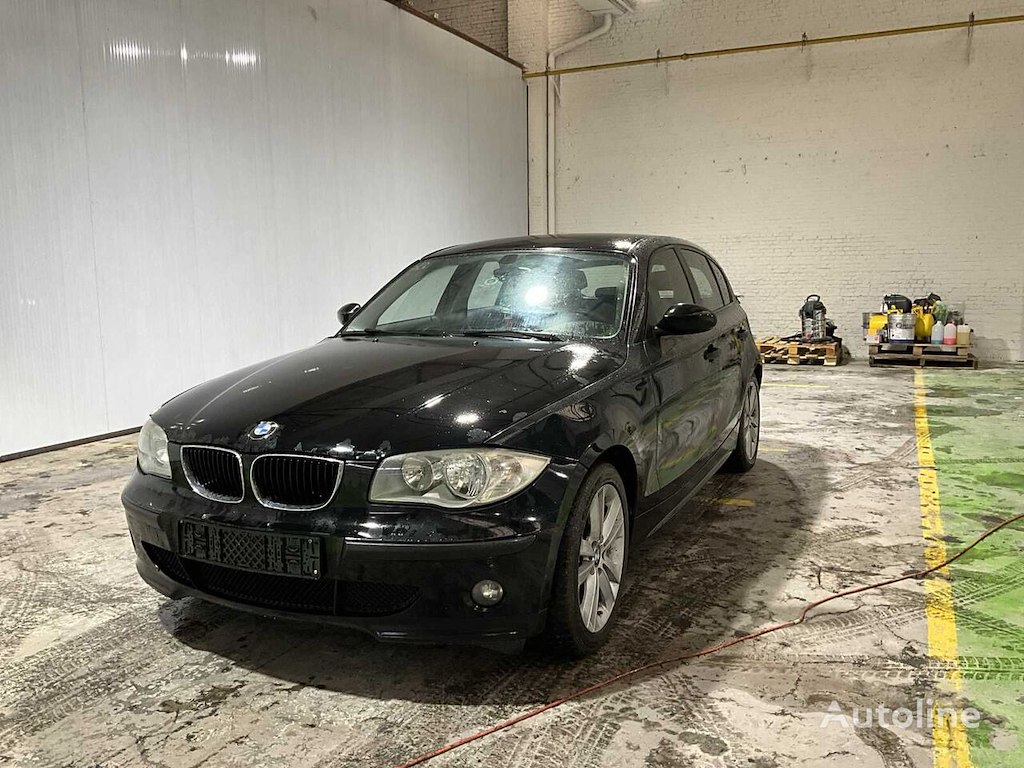 Prodaje se BMW 116 krosover na aukciji