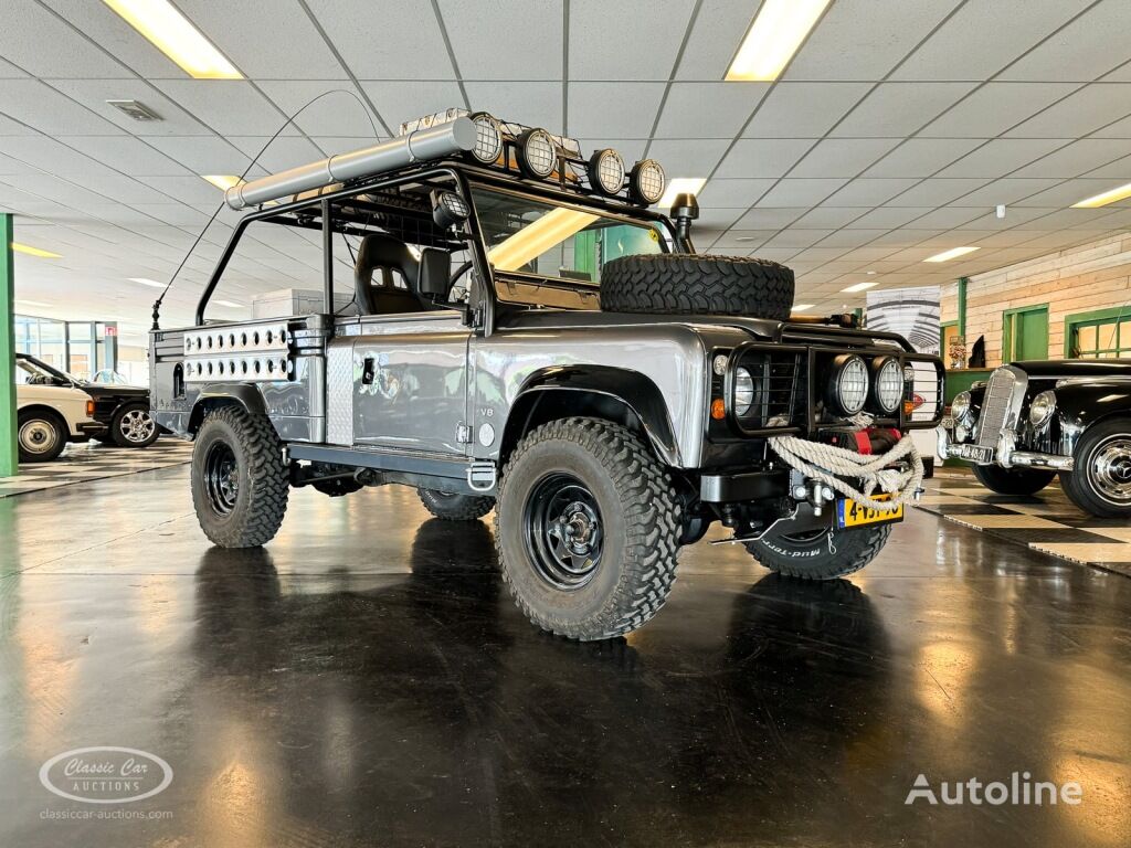 Prodaje se Land Rover Defender 110 'Tomb Raider' - ONLINE AUCTION terenac na aukciji