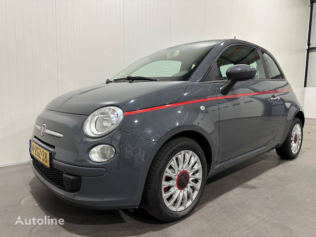 Prodaje se FIAT 500 sedan na aukciji