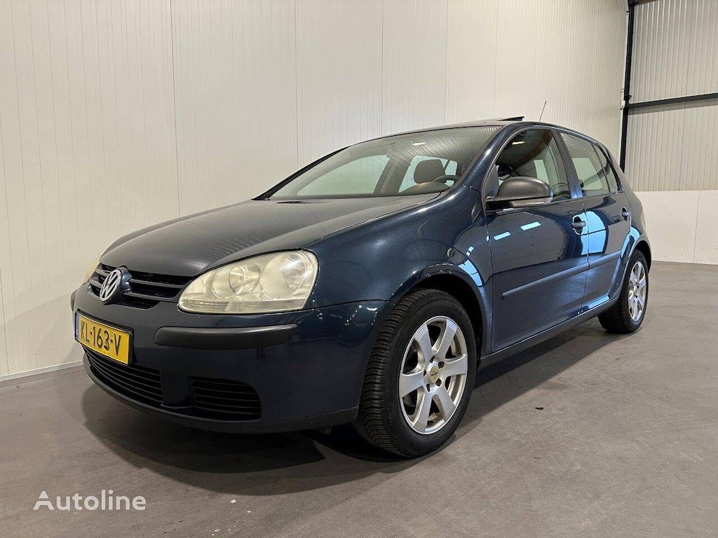 Prodaje se Volkswagen Golf sedan na aukciji