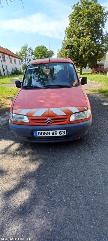 Prodaje se Citroen BERLINGO laki furgon na aukciji