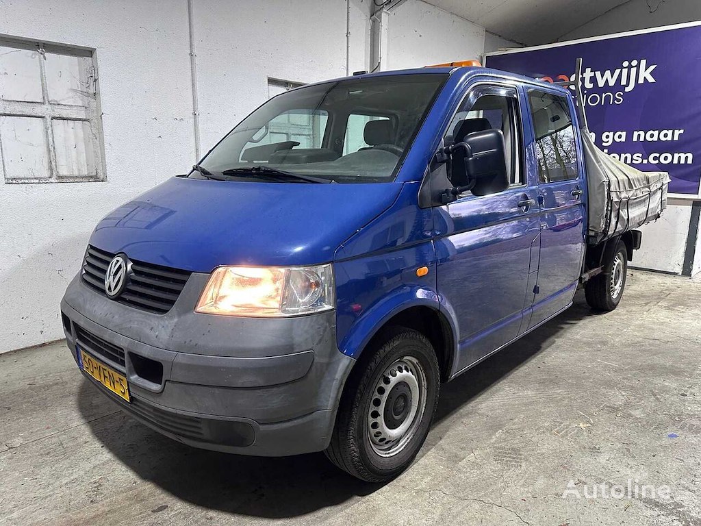 Prodaje se Volkswagen Transporter kamion s ravnom platformom < 3.5t na aukciji