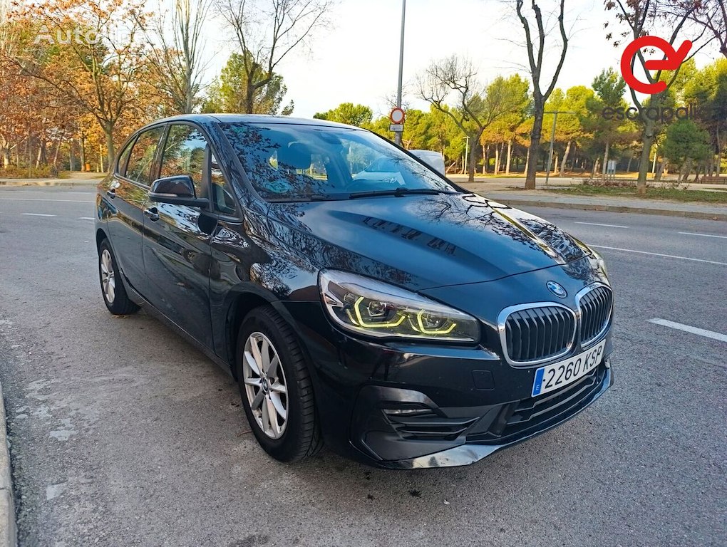 Prodaje se BMW Serie 2 hečbek na aukciji