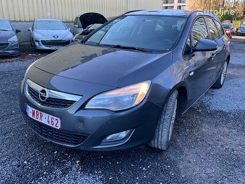 Prodaje se Opel Astra karavan na aukciji