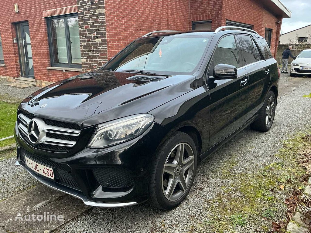 Prodaje se Mercedes-Benz GLE 250 AMG-line krosover na aukciji