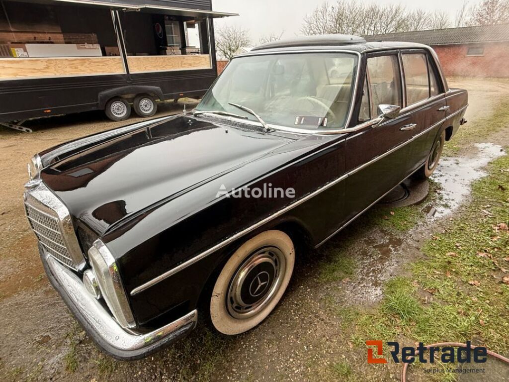 Prodaje se Mercedes-Benz 200 sedan na aukciji