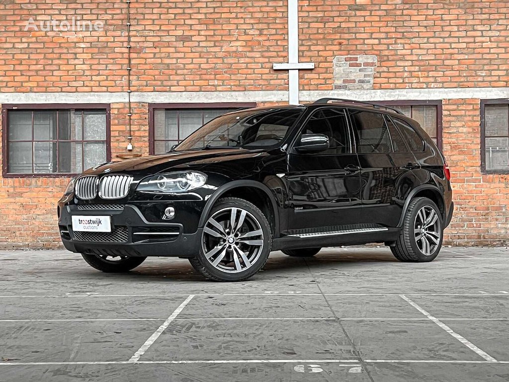 Prodaje se BMW X5 krosover na aukciji