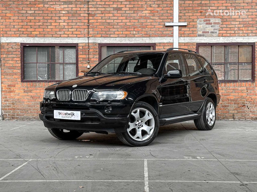 Prodaje se BMW X5 krosover na aukciji