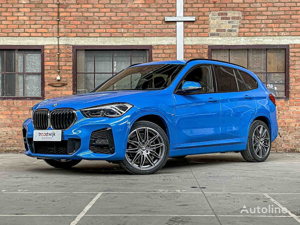 Prodaje se BMW X1 krosover na aukciji