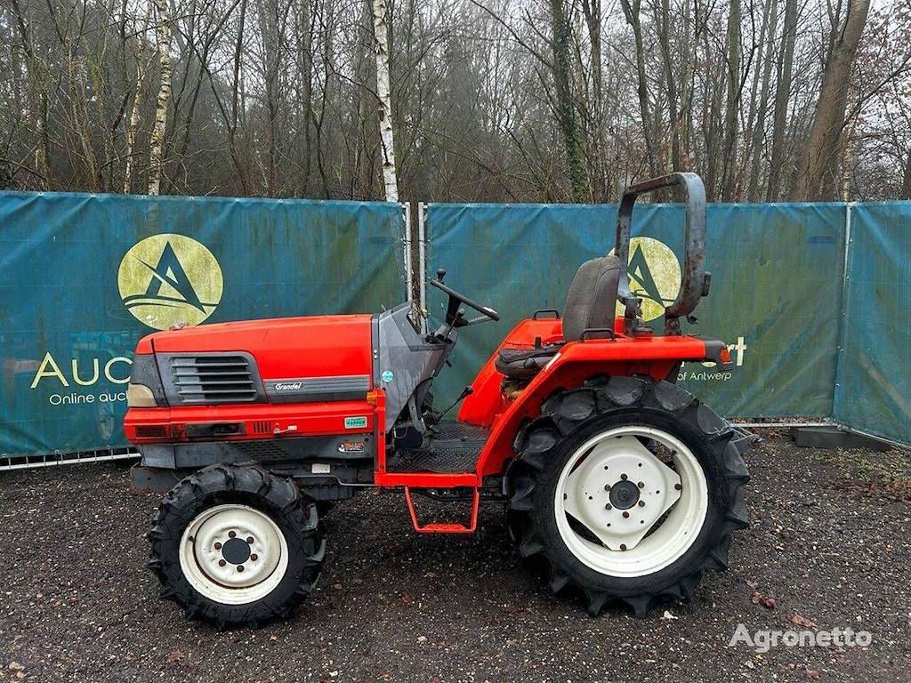 Prodaje se Kubota Grandel GL260 traktor točkaš na aukciji