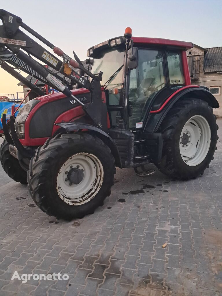 Valtra N101 traktor točkaš