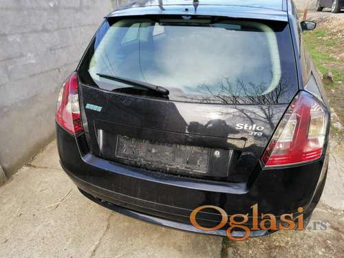 Fiat stilo 3v gepek sa staklom