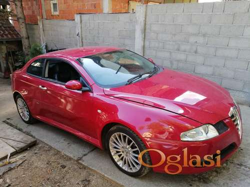 Alfa Romeo GT prednji branik