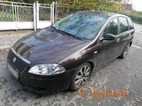 Fiat Croma hauba