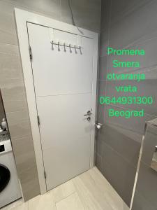 Promena smera orvaranja vrata 0644931300 Beograd