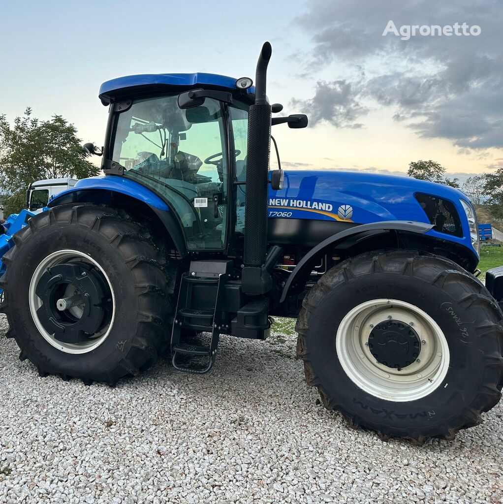 Novi New Holland T7060 traktor točkaš