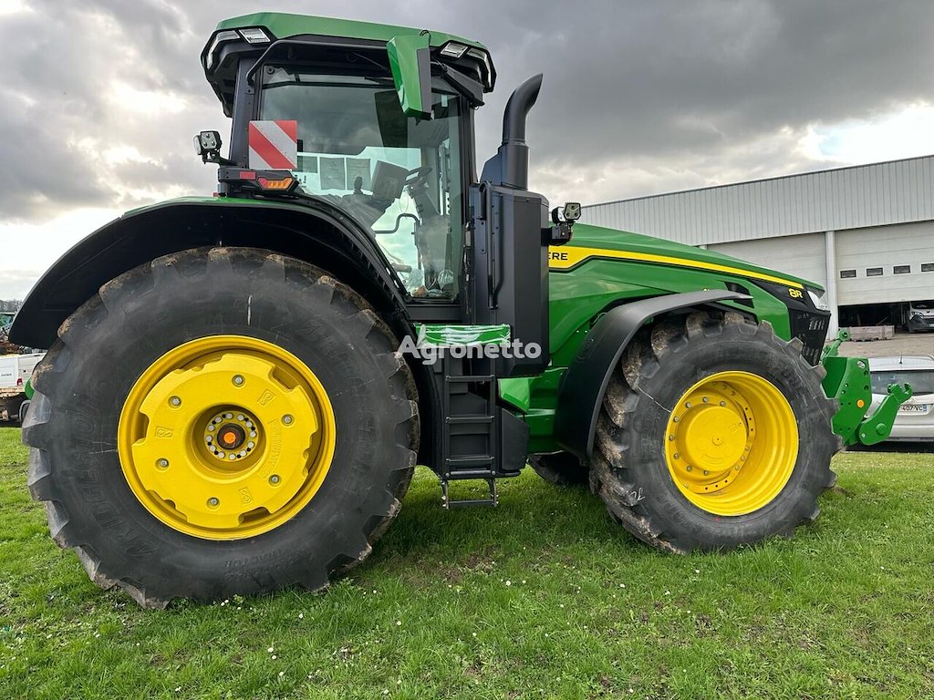 Novi John Deere 8R410 traktor točkaš