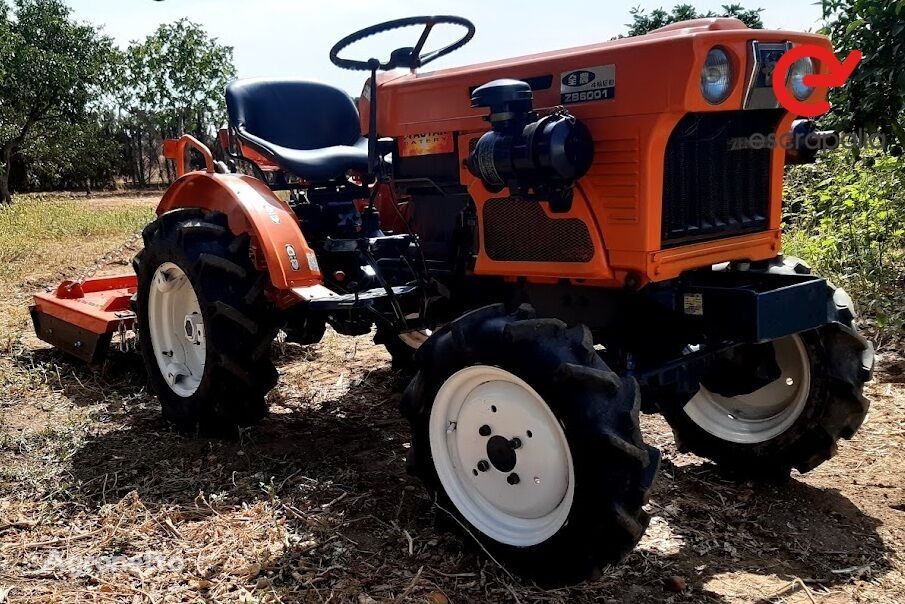 Prodaje se Kubota 6001 con Desbrozadora mini traktor na aukciji