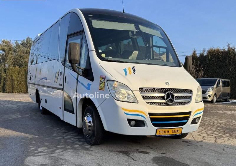 Mercedes-Benz Unvi putnički minibus