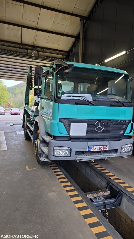 Prodaje se Mercedes-Benz Axor 1824 podizač kontejnera na aukciji