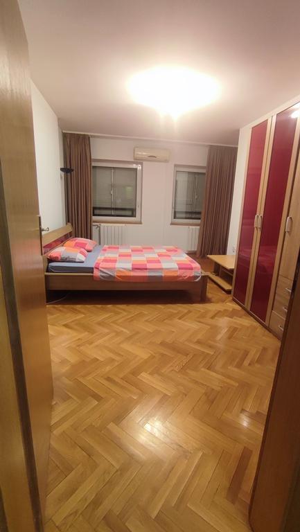 Strahinjica Bana, Trosoban stan za izdavanje, 80m2, 850€