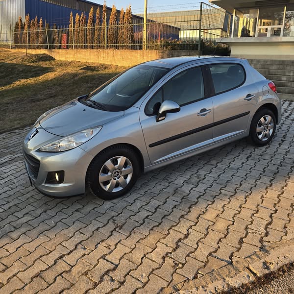 PEUGEOT 207