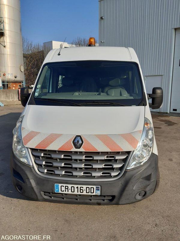 Prodaje se Renault MASTER kombi minibus na aukciji