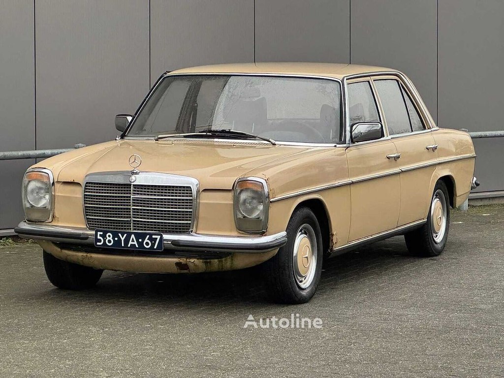 Prodaje se Mercedes-Benz 200-280 (W115) sedan na aukciji