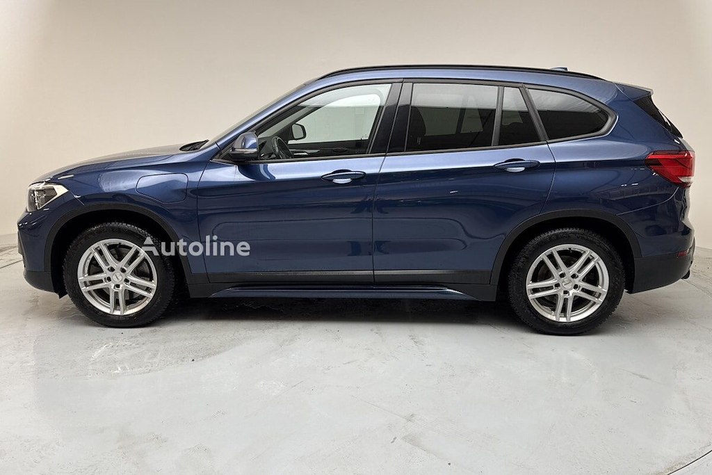 Prodaje se BMW X1 krosover na aukciji