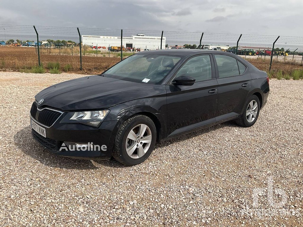 Prodaje se SKODA SUPERB 2.0D krosover na aukciji